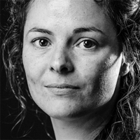 Angela Kornie | À propos